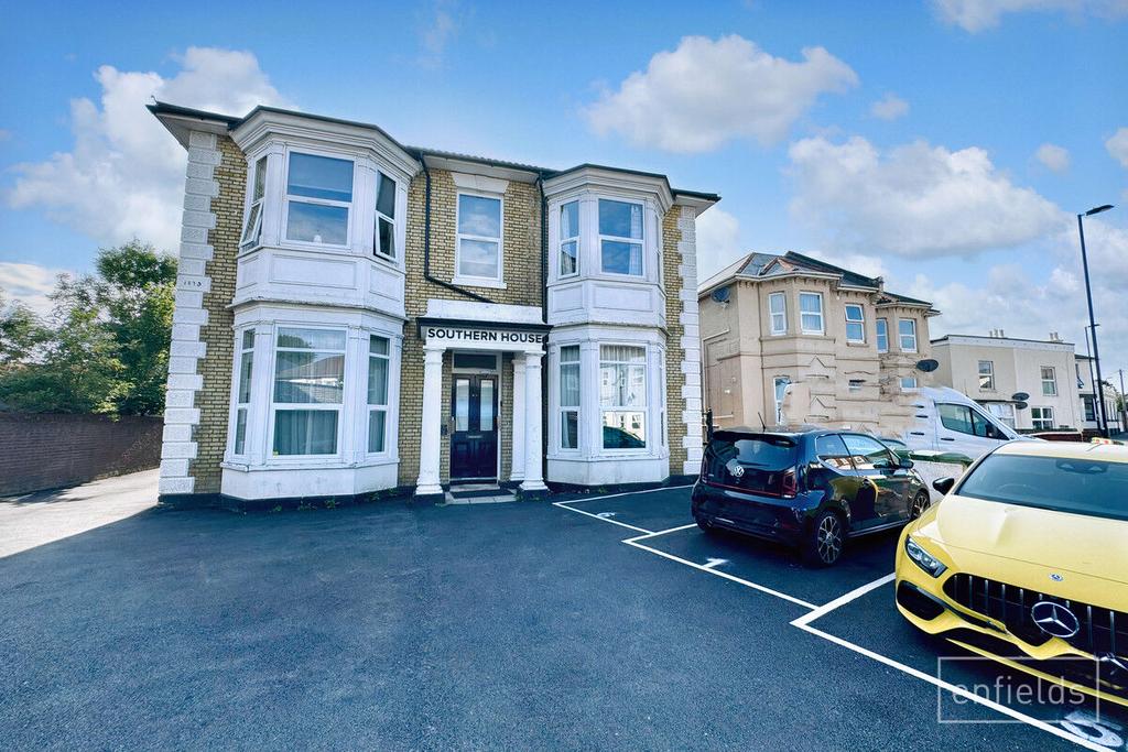 Southampton SO15 2 bed apartment for sale - £175,000