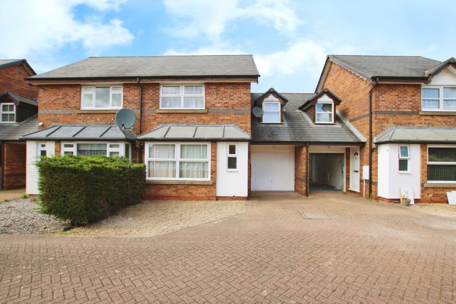 Long Close, Bristol BS32 3 bed terraced house - £1,595 pcm (£368 pw)