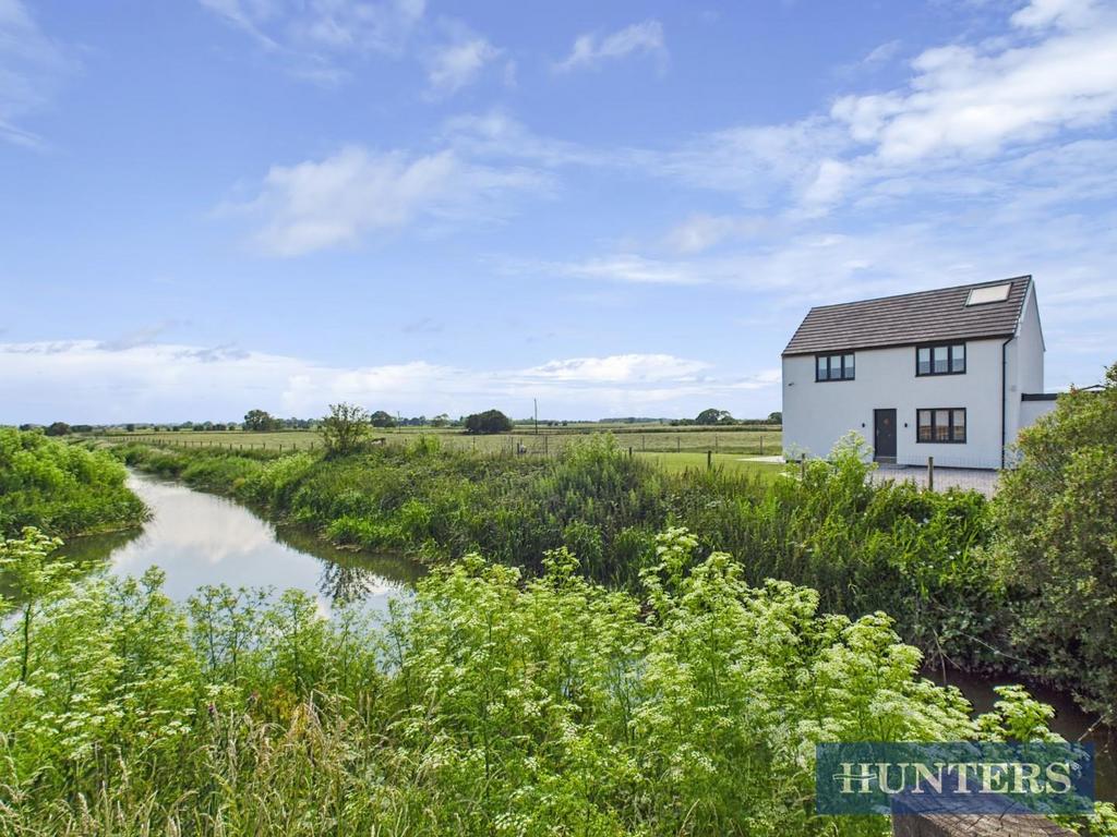 Wilfholme, Driffield 3 bed detached house for sale - £250,000