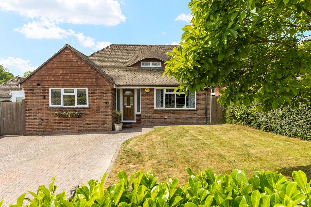 Gorselands, Sedlescombe, Battle, TN33 3 bed chalet for sale - £475,000