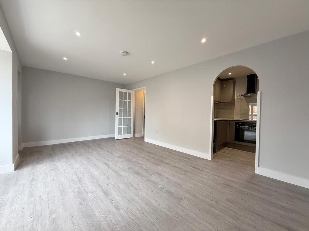 Frobisher Road, Erith, DA8 Studio to rent - £1,150 pcm (£265 pw)