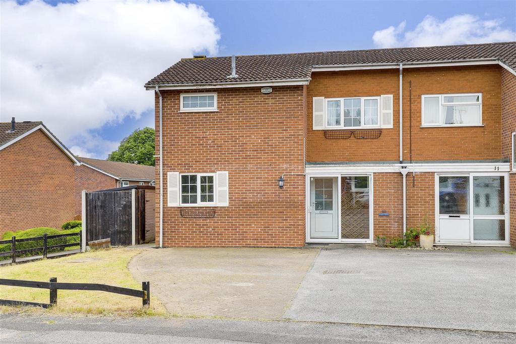 Grainger Avenue, West Bridgford NG2 3 bed semi-detached house - £1,500 ...
