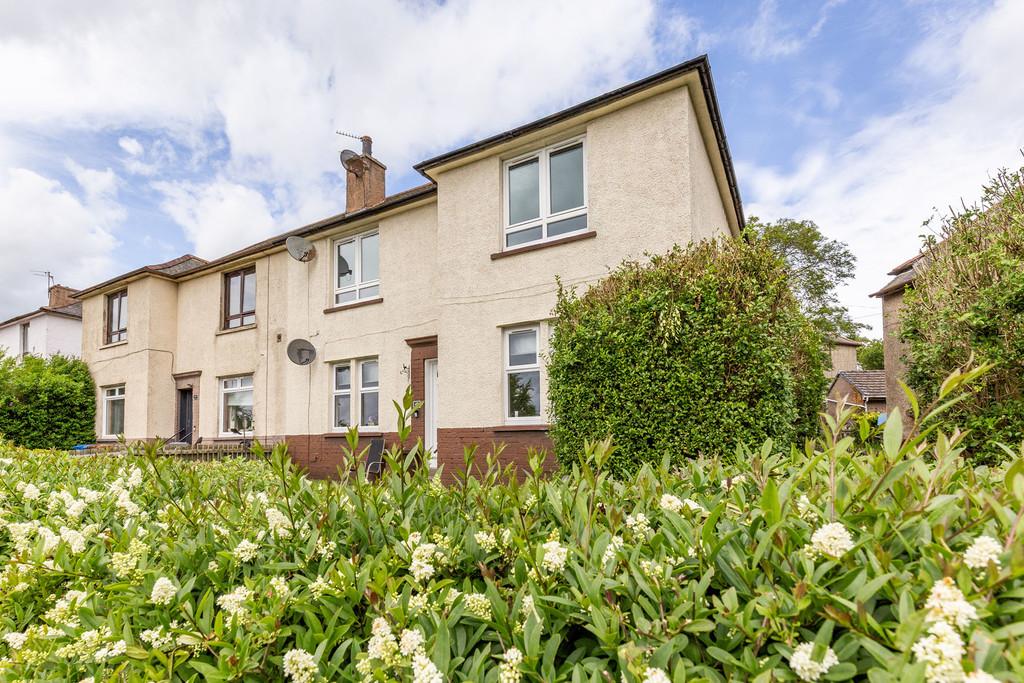 Stuart Terrace, Bathgate 2 bed flat for sale - £123,500