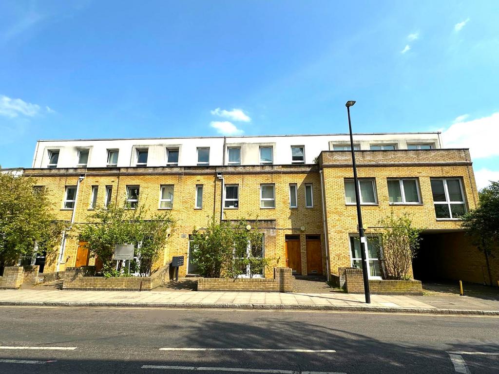 Westferry Road, Canary Wharf E14 2 bed terraced house to rent - £2,491 ...