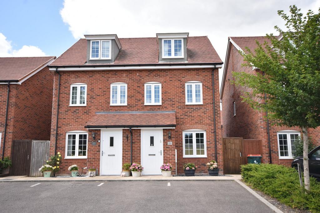 Forge Wood, Crawley, RH10 3 bed semi-detached house - £425,000