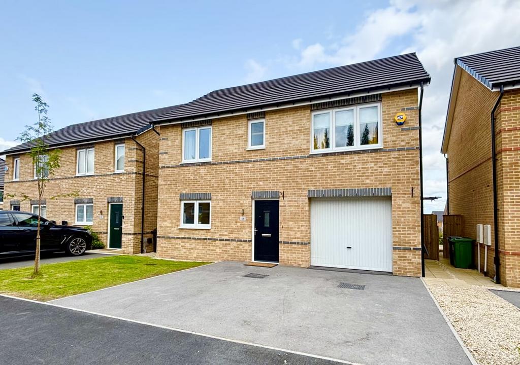 Mallard Court, Huddersfield, HD4 4 bed detached house - £315,000