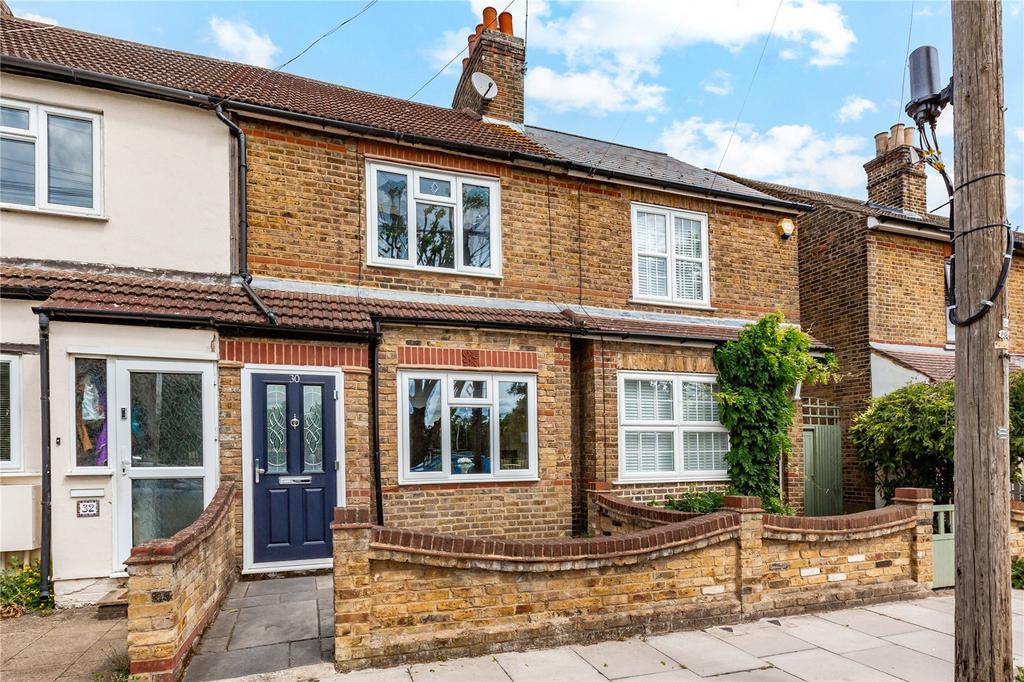 Marks Road, Romford, RM7 3 bed terraced house for sale - £430,000