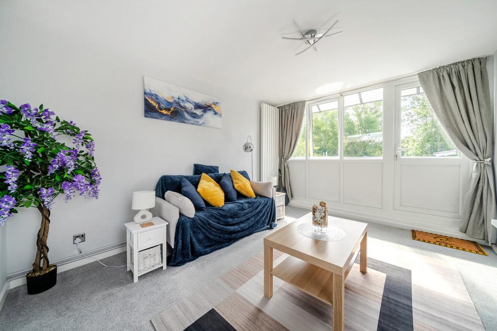 Willow Grove, Chislehurst, Kent, BR7 2 bed flat for sale - £365,000