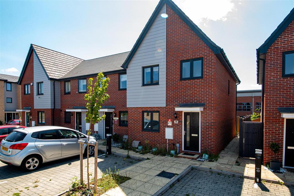 Bengove Avenue, Wolverton Mill... 3 bed house to rent - £1,695 pcm (£391 pw)