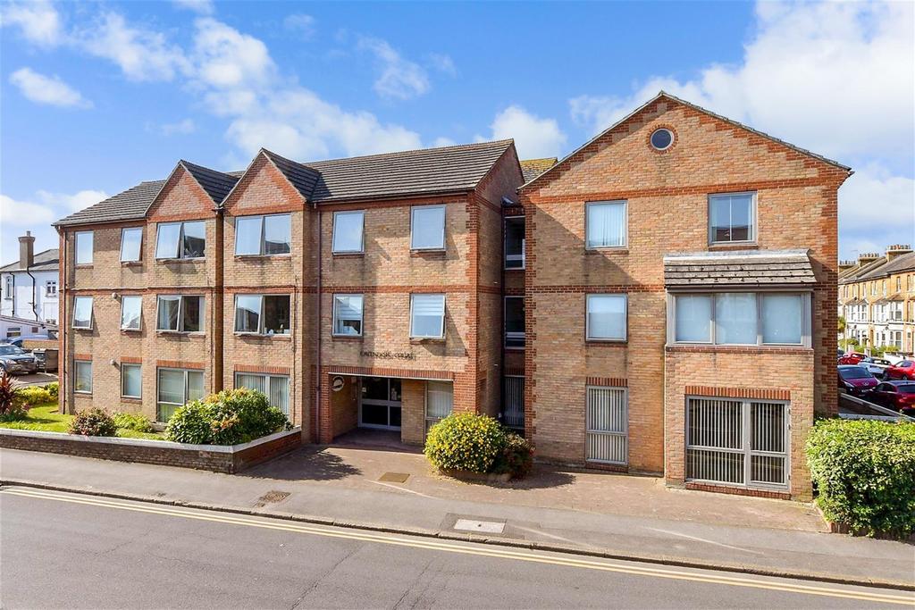 Cavendish Court, Herne Bay CT6 2 bed flat - £109,000