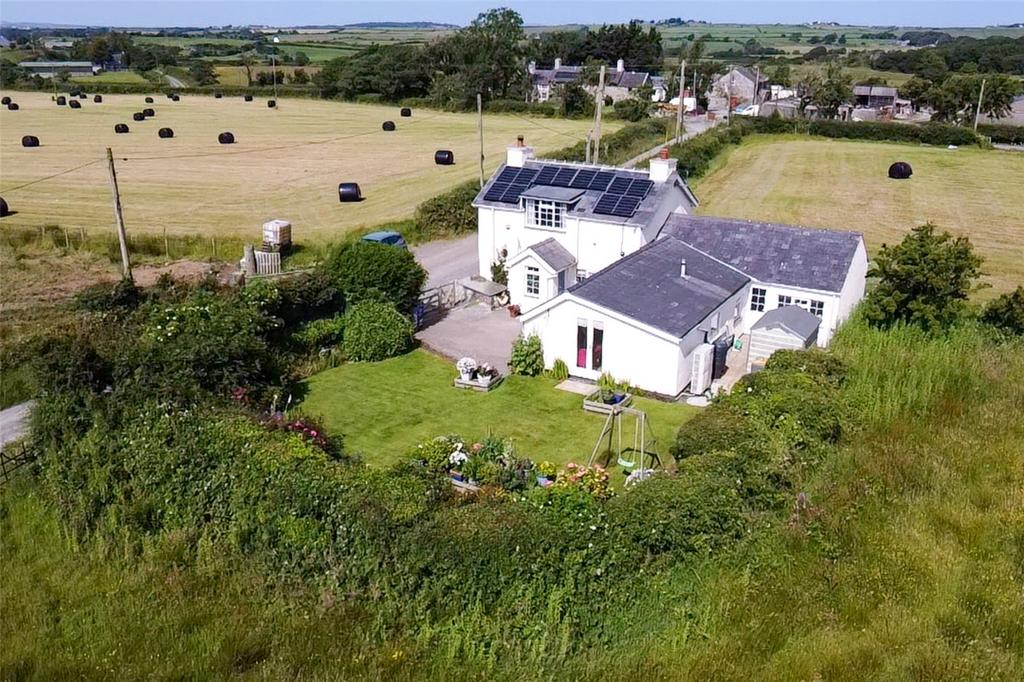 Llandrygan, Isle of Anglesey, LL71 4 bed detached house for sale - £425,000