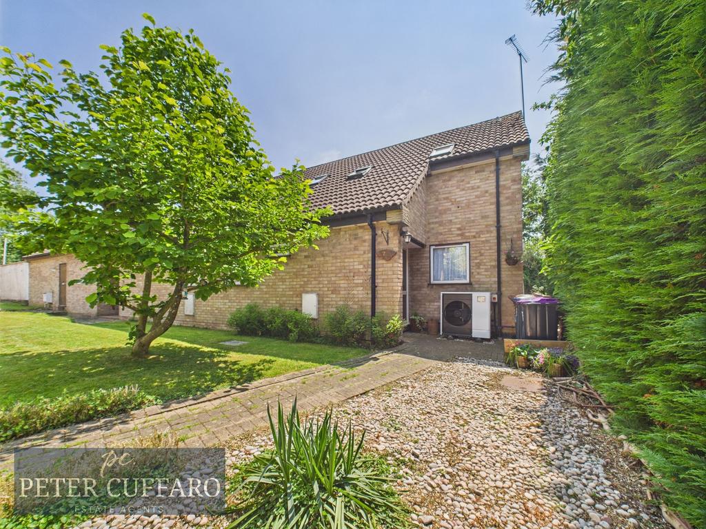 Netherfield Lane, Ware SG12 4 bed semi-detached house for sale - £500,000