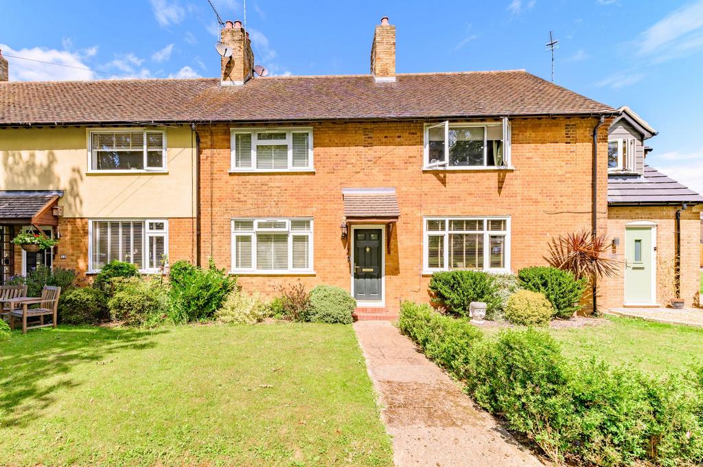 Hoveton Place, Badersfield 2 bed terraced house - £200,000