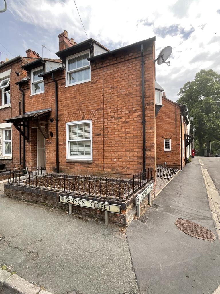 39 Benyon Street, Shrewsbury... 2 bed terraced house - £1,200 pcm (£277 pw)