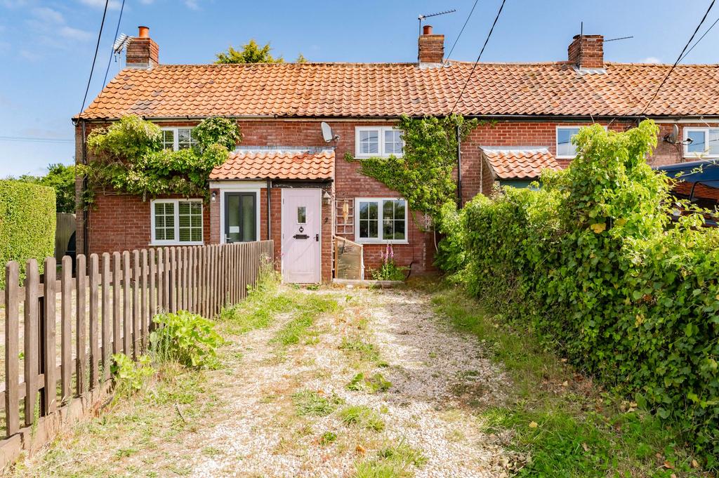 Low Road, North Tuddenham, NR20 2 bed terraced house to rent - £900 pcm ...