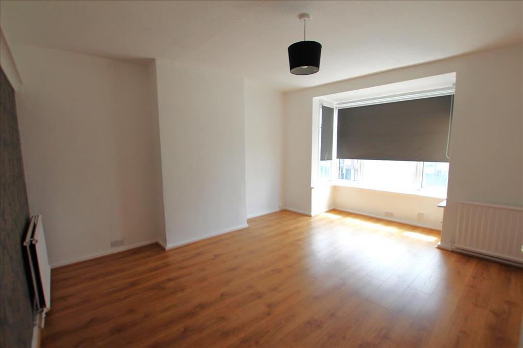 Raglan Road, Walthamstow, London, E17 2 bed flat to rent - £1,650 pcm ...