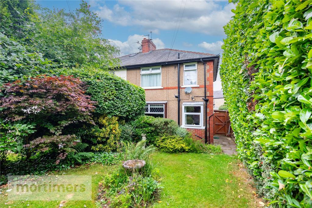 Dill Hall Lane, Church, Accrington... 3 bed semi-detached house - £175,000