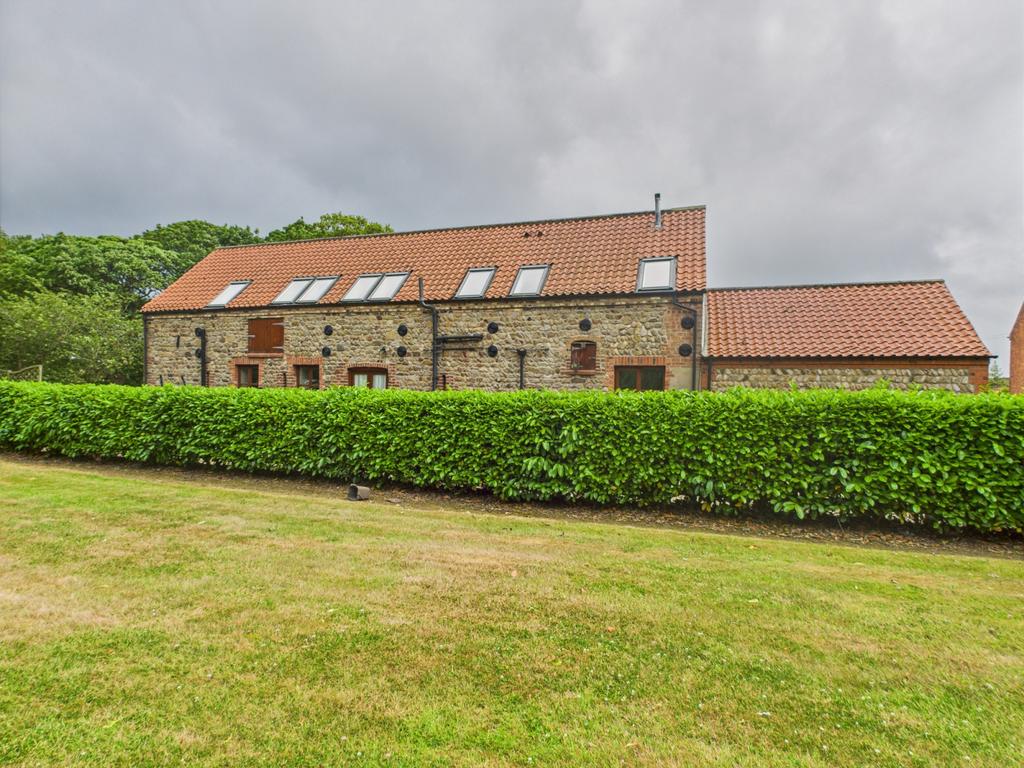 Atwick, Driffield, YO25 4 bed house - £1,200 pcm (£277 pw)