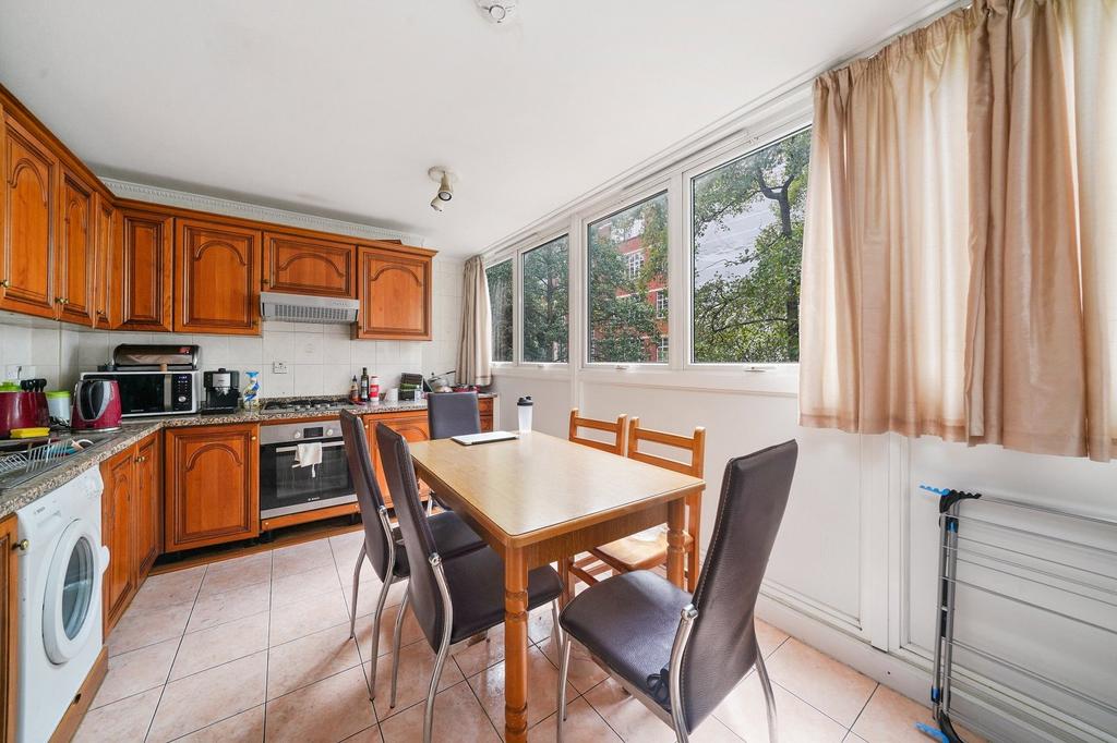 Holcroft Court, Clipstone Street, London 3 bed flat to rent - £3,683 ...