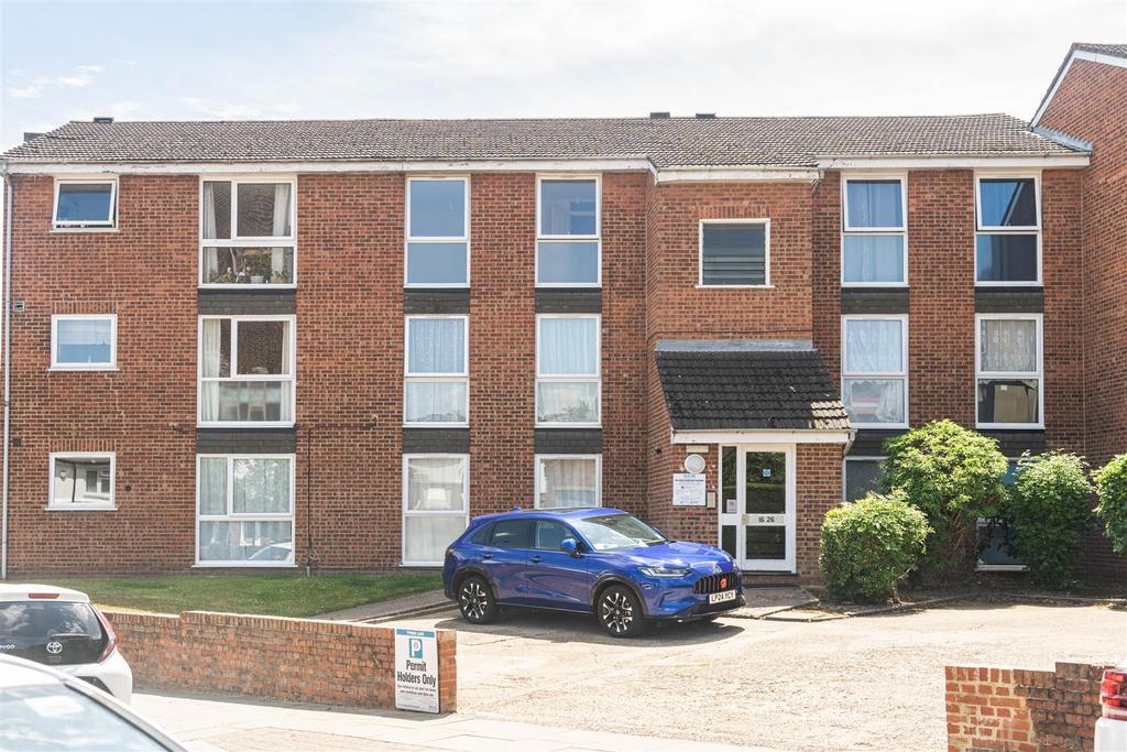 Trinity Street, Enfield 2 bed flat for sale - £279,000