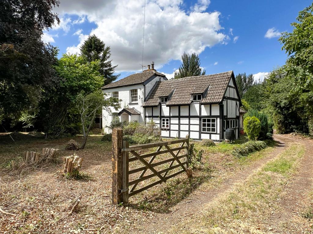 Bartestree, Herefordshire, HR1 3 bed detached house - £450,000