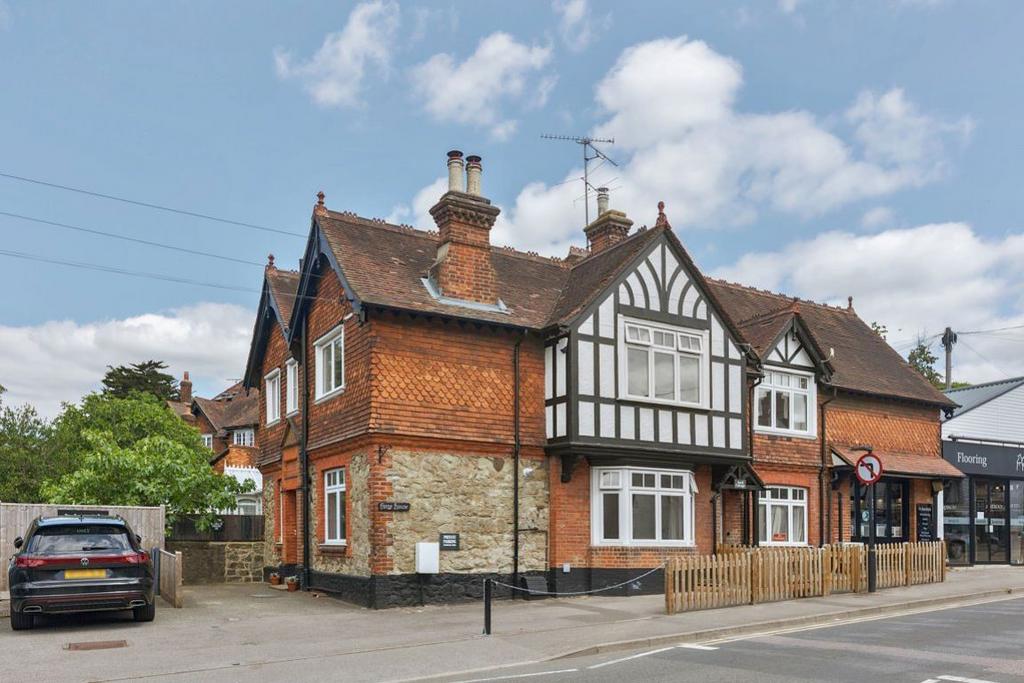 High Street, Seal TN15 0AN 2 bed house to rent - £1,950 pcm (£450 pw)