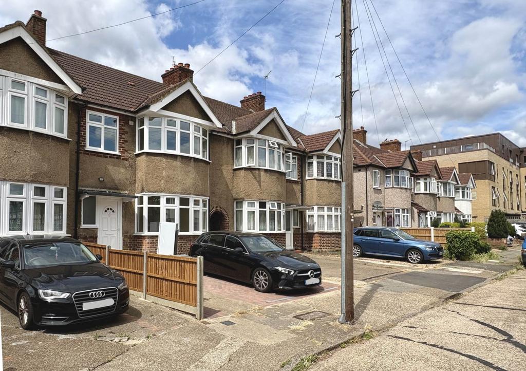 Alderwick Drive, Hounslow, TW3 1SF 3 bed terraced house to rent - £ ...