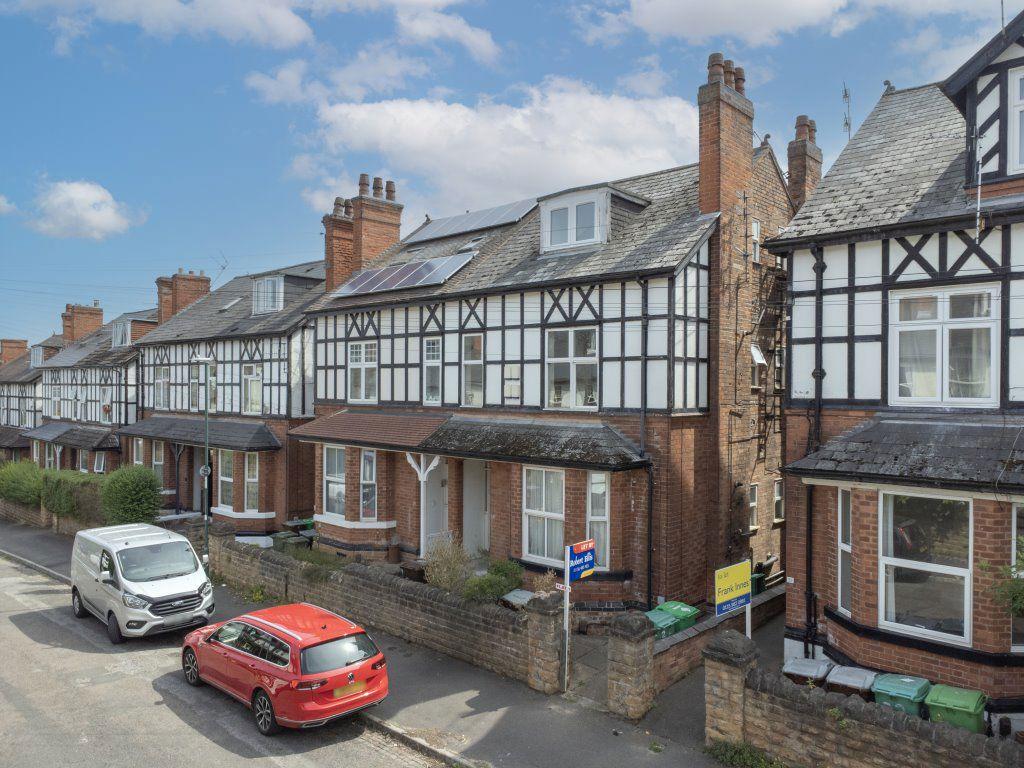 Bingham Road, Carrington, Nottingham... 2 bed flat to rent - £795 pcm ...