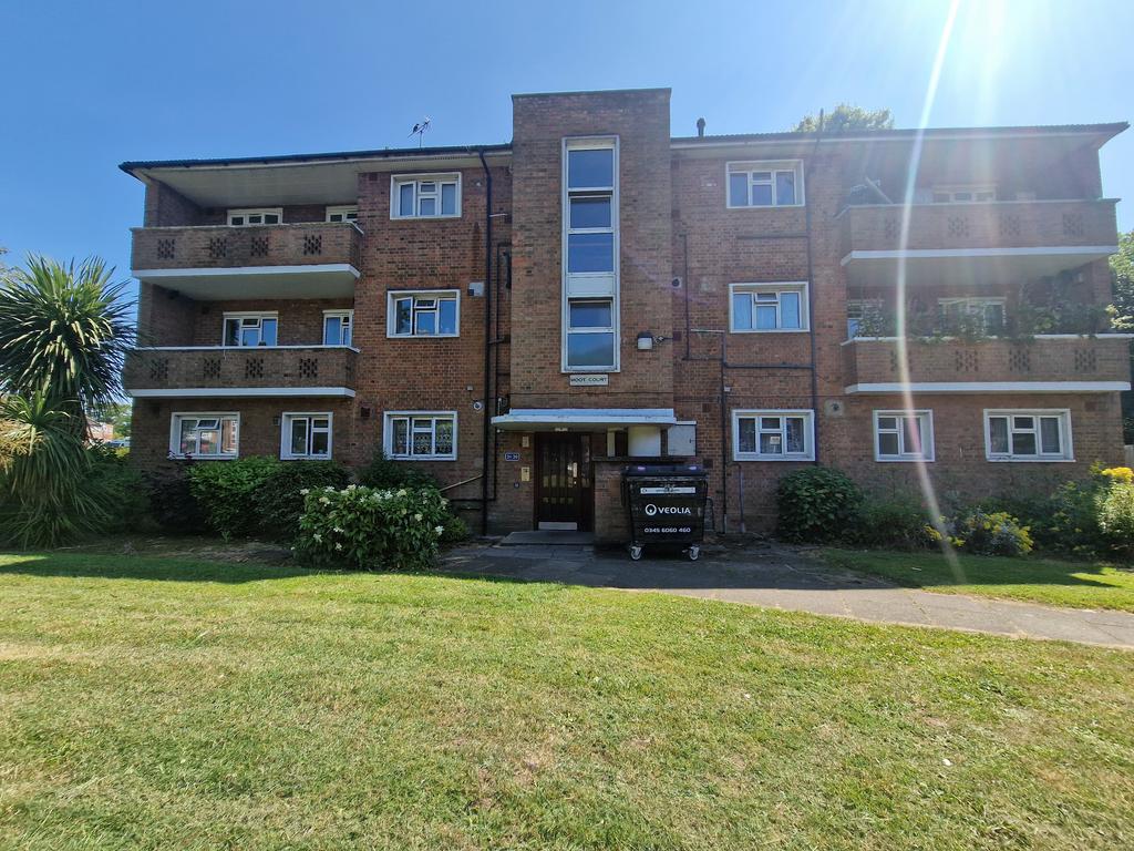 Moot Court, Fryent Way, London 2 bed apartment for sale - £300,000