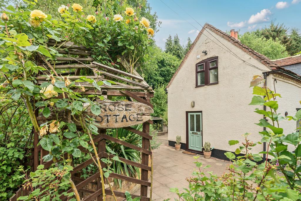 Slade Lane, Shrawley, Worcester 3 bed cottage - £1,500 pcm (£346 pw)