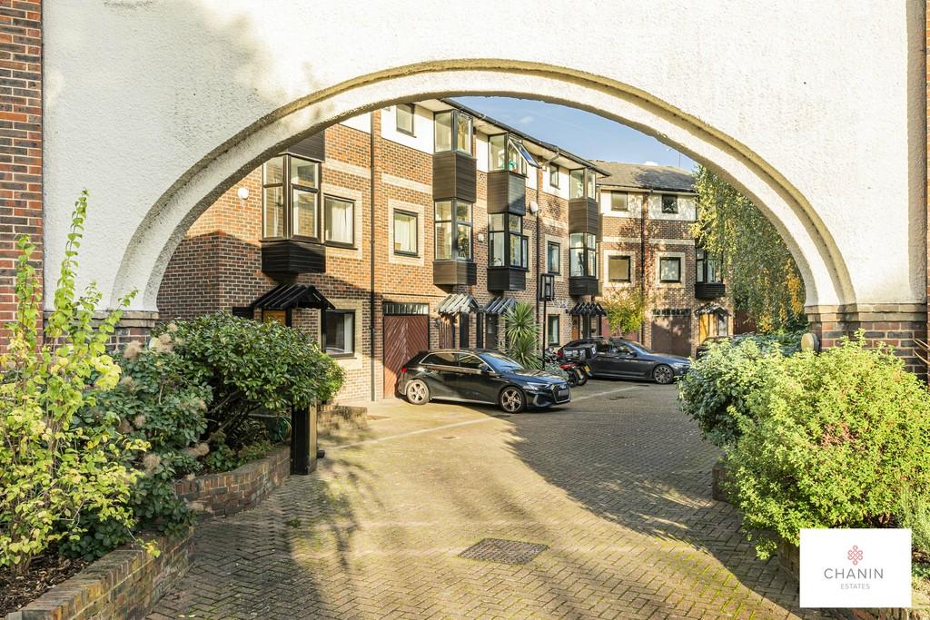 Barnfield Place, Docklands E14 5 bed townhouse to rent - £4,550 pcm (£ ...