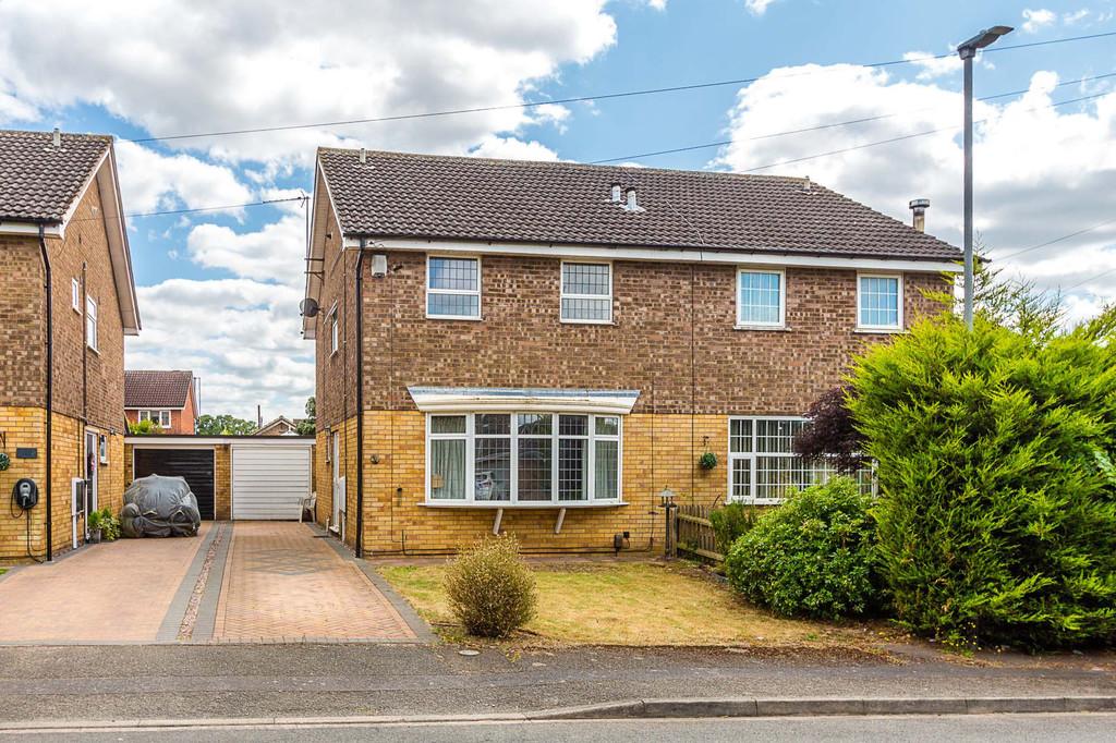 Edward Close, Higham Ferrers NN10 3 bed semi-detached house for sale ...