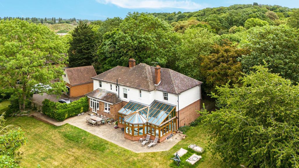Manor Road, Bexley DA5 5 bed detached house for sale - £1,695,000