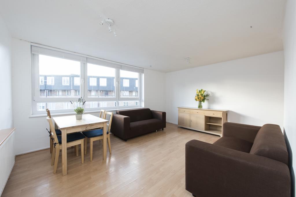 Bowstead Court, Parkham Street SW11 2 bed flat to rent - £2,500 pcm (£ ...