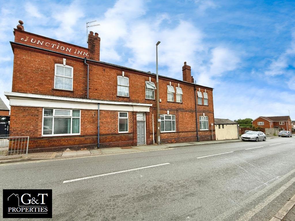 Cradley Road, Dudley 2 bed flat - £700 pcm (£162 pw)