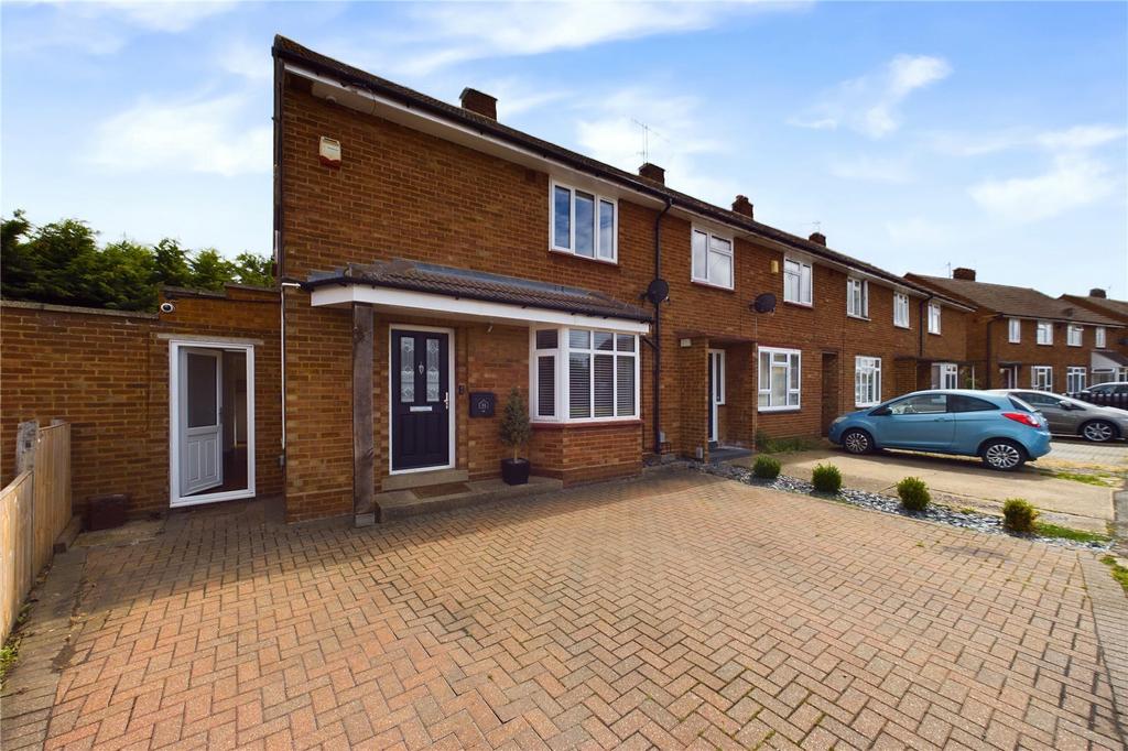 Mead End, Bedfordshire SG18 3 bed end of terrace house for sale - £400,000