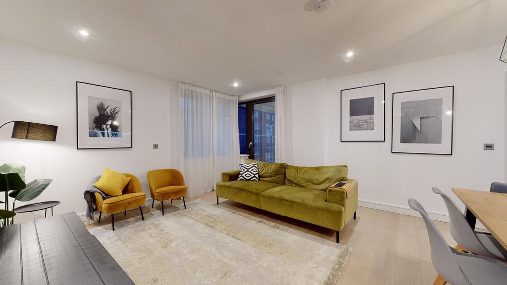 Cremer Street 3 bed flat to rent - £4,700 pcm (£1,085 pw)
