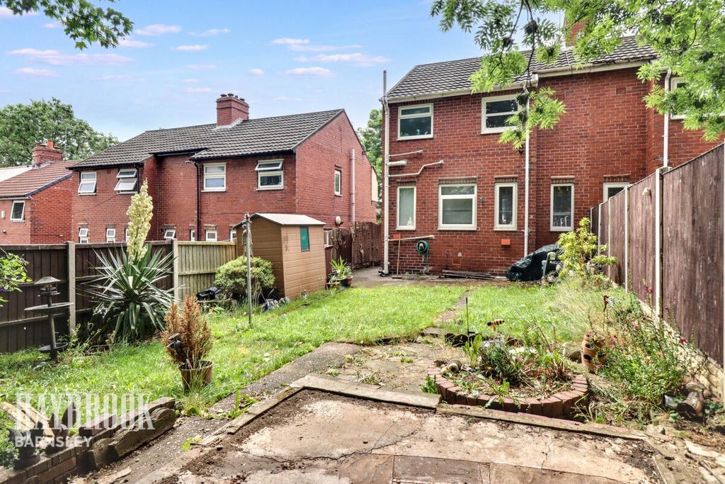 Pontefract Road, Lundwood 2 bed semi-detached house - £110,000
