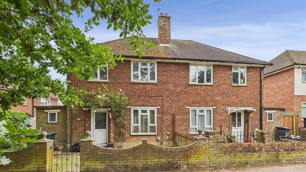Bury Green Road, Cheshunt 2 bed semi-detached house - £400,000