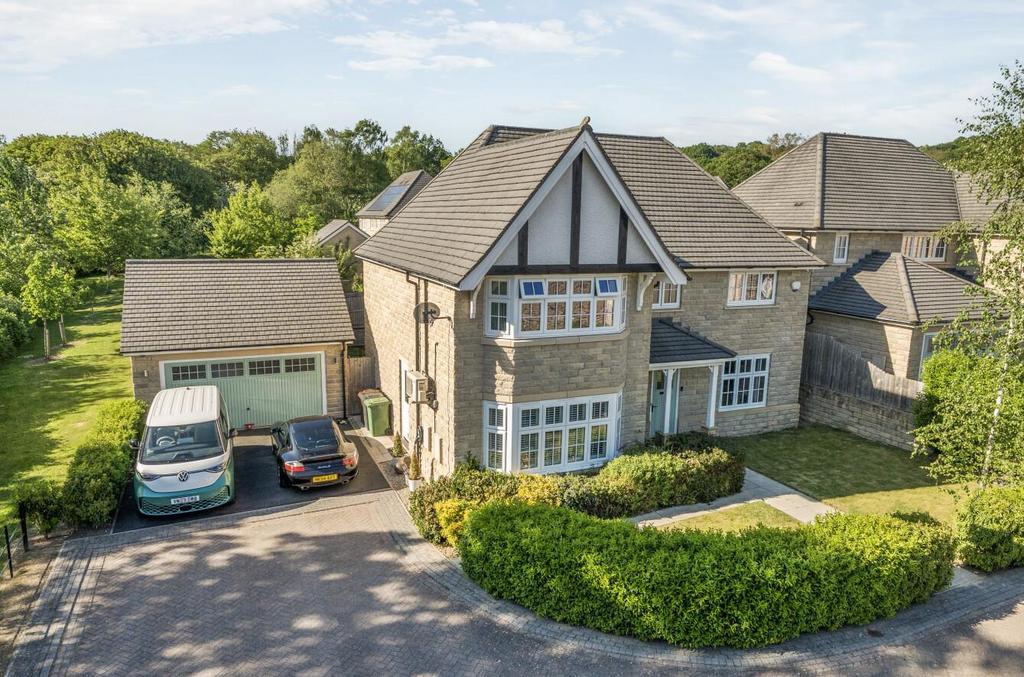 Mill Square, Horsforth, LS18 4 bed detached house for sale - £900,000