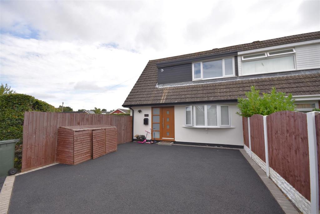 Rockfarm Drive, Little Neston. 4 bed semi-detached house - £338,000