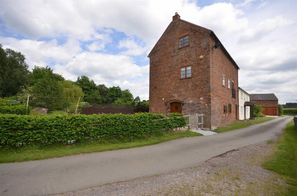 Hatton Mill Farm, Lower Hatton... 4 bed semi-detached house - £1,695 ...