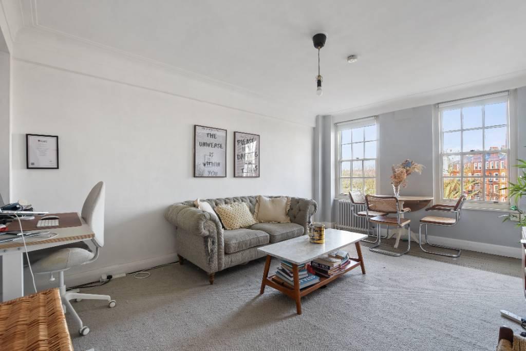 Chalk Farm NW3 1 bed flat - £525,000