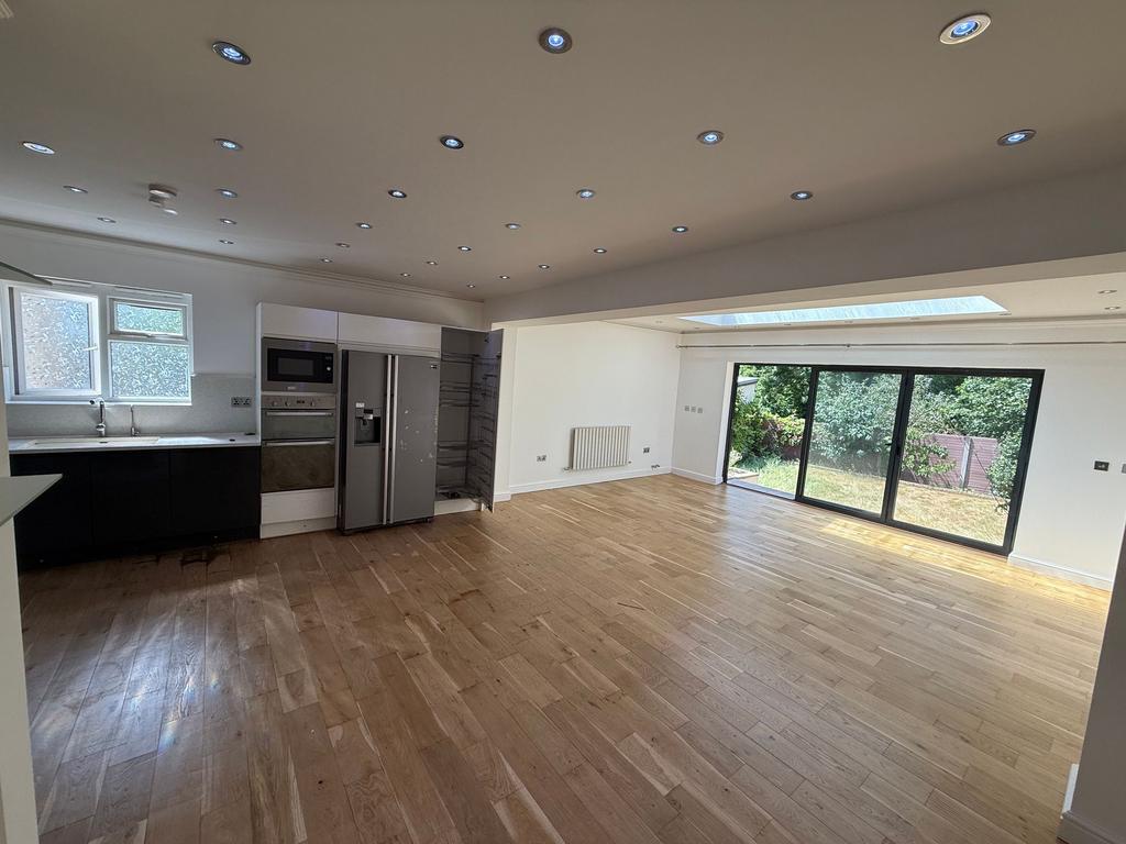Beaumont Road, Purley, CR8 4 bed terraced house - £3,200 pcm (£738 pw)
