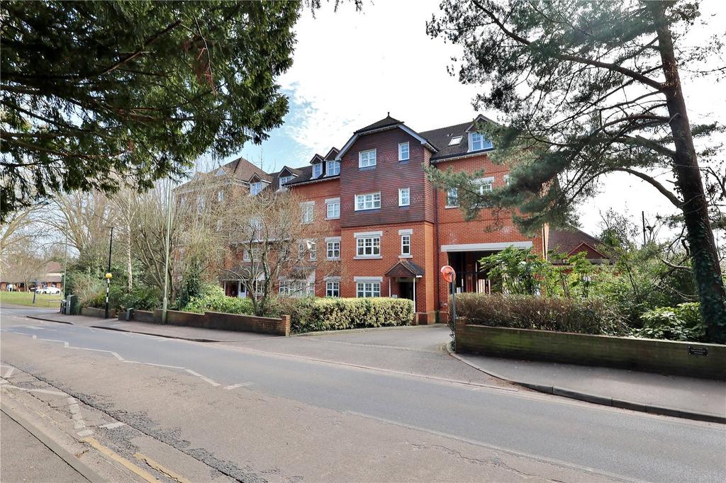 Heathside Road, Woking, Surrey, GU22 2 bed apartment to rent - £1,700 ...