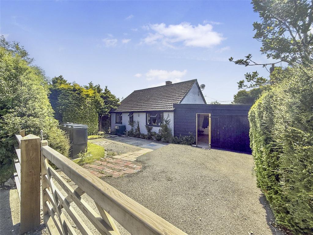 Arddleen, Llanymynech, Powys, SY22 2 bed bungalow - £275,000