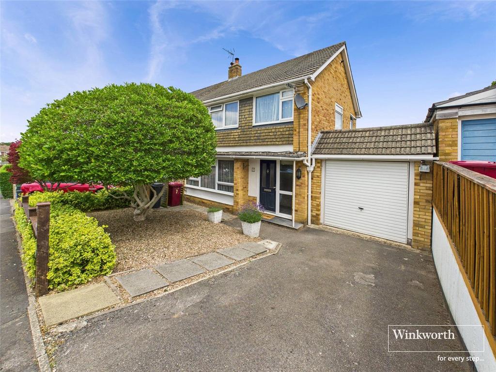 Berkshire Drive, Tilehurst, Reading... 3 bed semi-detached house for ...