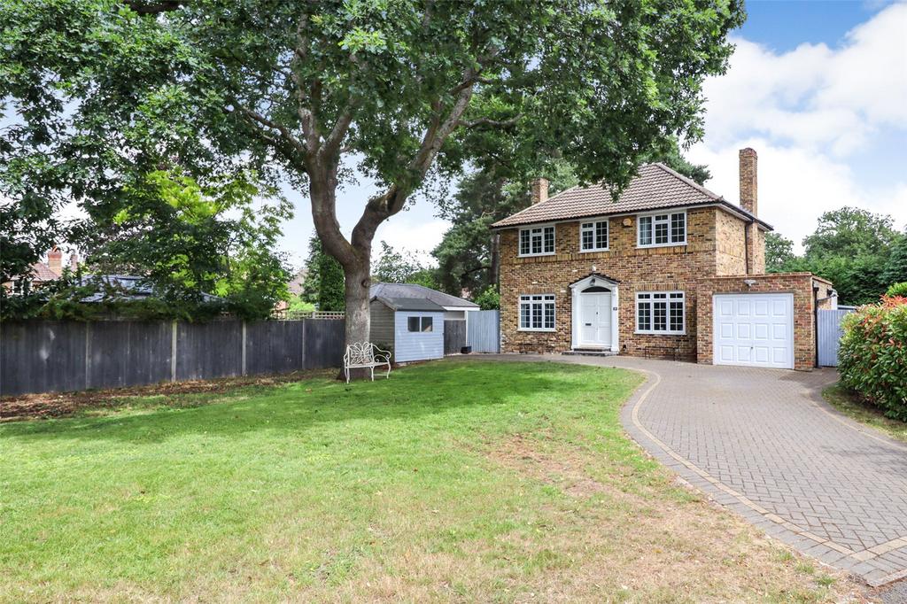 Coombe Drive, Hampshire GU51 4 bed detached house for sale - £725,000