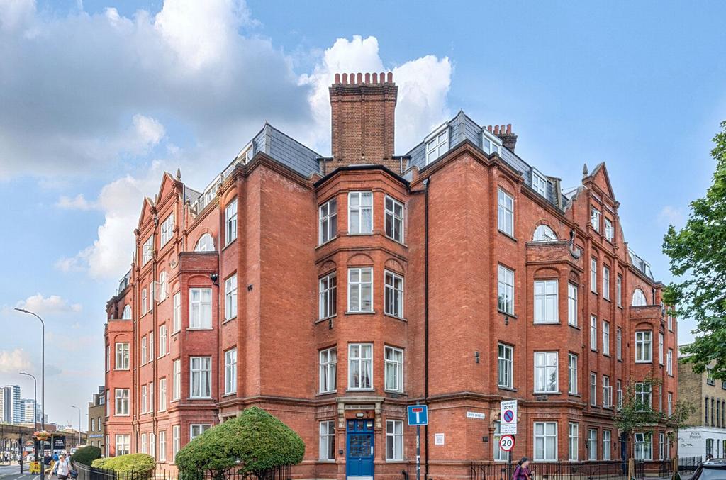 South Lambeth Road, London SW8 3 bed flat for sale - £550,000