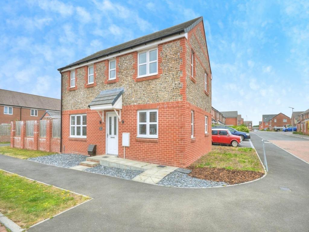 Longspee Lane, Salisbury SP2 3 bed house - £370,000